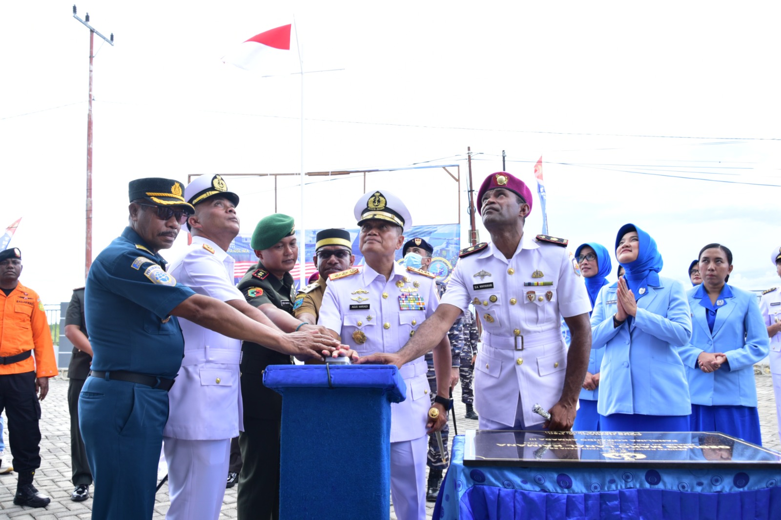 Wujudkan Poros Maritim Dunia, TNI AL Punya Pangkalan Di Kaimana - Media ...