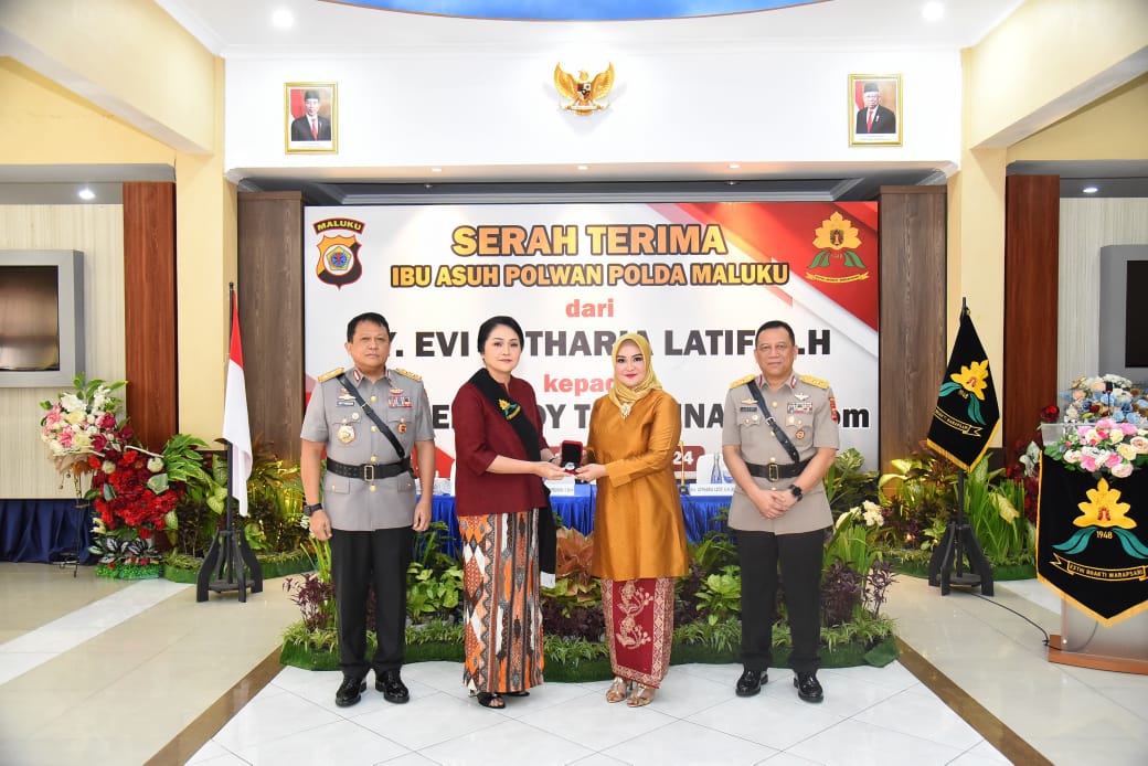 Helen Eddy Tambunan, Resmi Jabat Ibu Asuh Polwan Polda Maluku Media ...