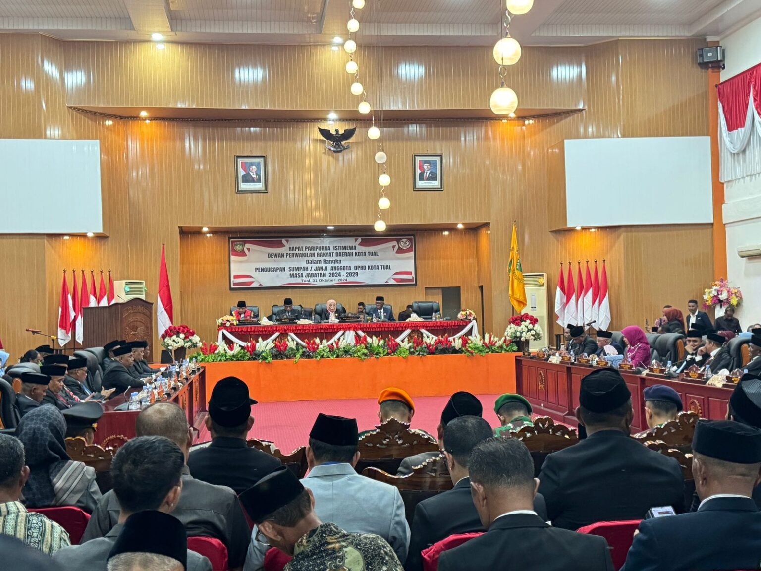 20 Anggota DPRD Tual Periode 2024-2029 Diambil Sumpah Janji Jabatan dan ...