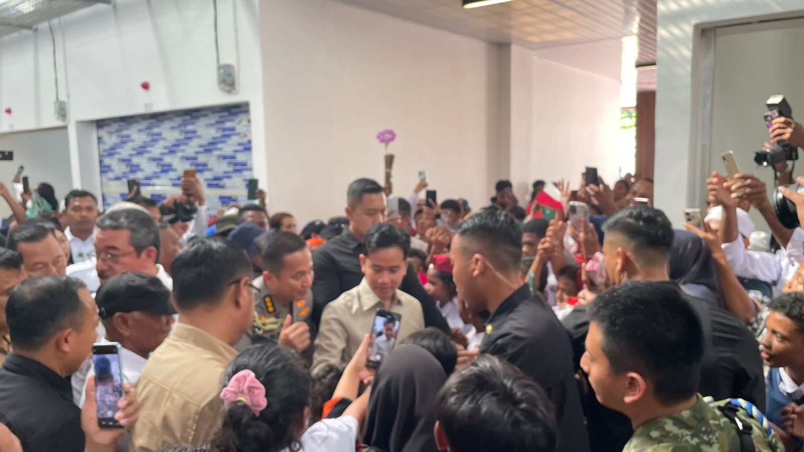 Wapres Gibran Tinjau Pasar Langgur dan RSUD Maren: Wujud Perhatian ...
